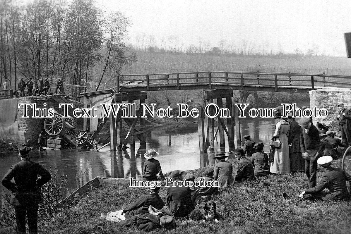 KE 6300 - Steam Traction Engine Accident, Barming Bridge, Kent c1914 ...