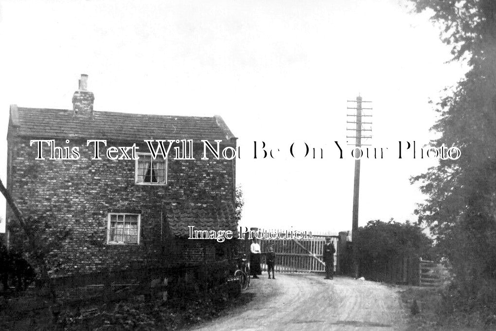 YO 13868 - Bridge House Toll, Bubwith, Yorkshire – JB Archive