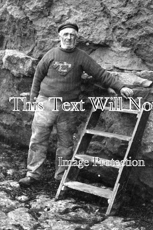 YO 13997 - Filey Brig Guide, Yorkshire – JB Archive