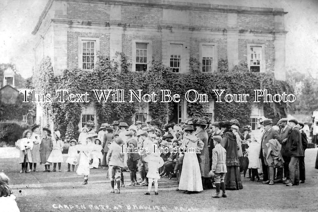 YO 13999 - Garden Fete, Brawith Hall, Yorkshire – JB Archive