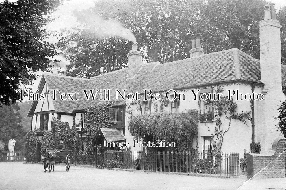 BK 183 - Manor House, Church Gate, Cookham, Berkshire c1906 – JB Archive