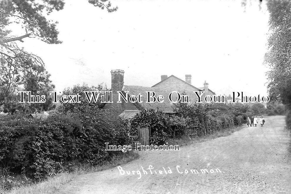 BK 2079 - Burghfield Common, Berkshire – JB Archive