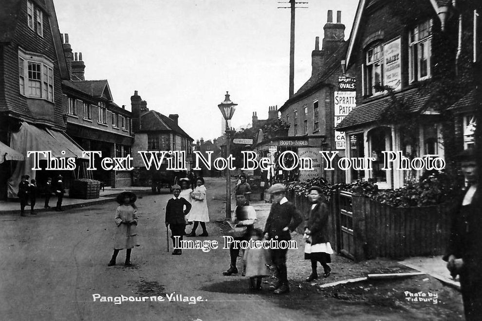 BK 285 - Pangbourne Village, Berkshire c1913 – JB Archive