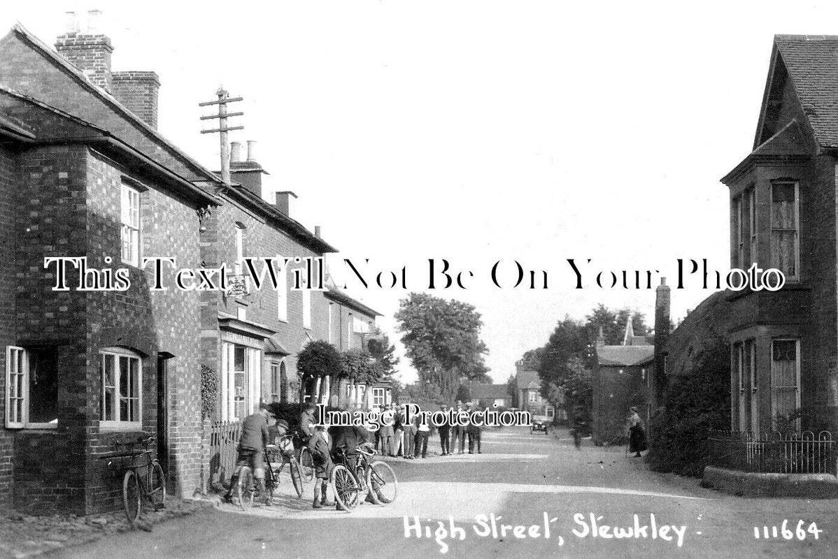 BU 2313 - High Street, Stewkley, Buckinghamshire – JB Archive