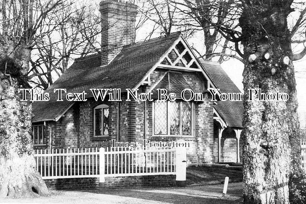 BU 2514 - Britwell Court Lodge, Buckinghamshire – JB Archive