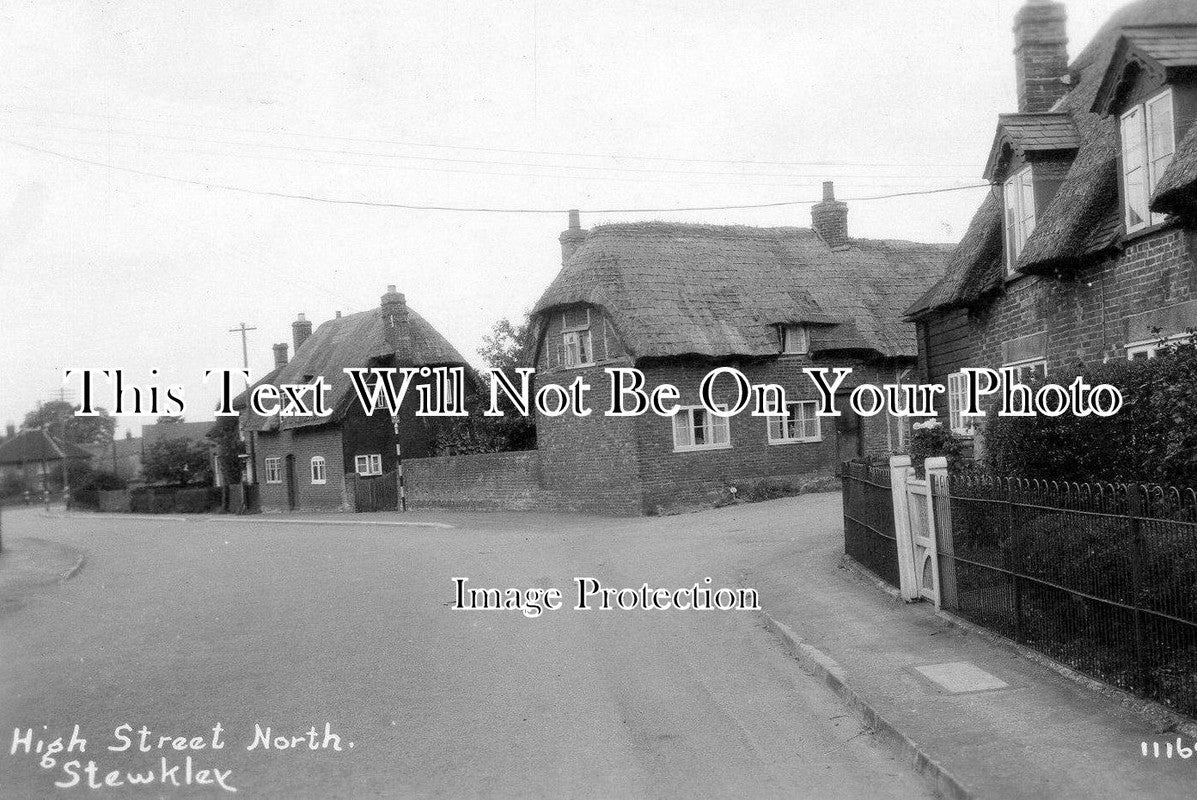 BU 305 - High Street North, Stewkley, Buckinghamshire – JB Archive