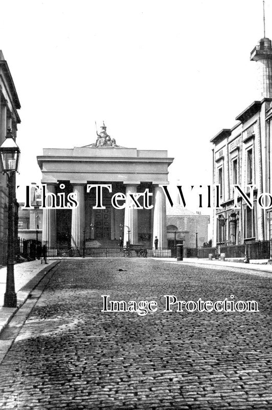 DE 1523 - Column & Guildhall, Devonport, Devon – JB Archive