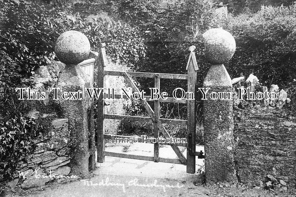 DE 4390 - Churchyard Gates, Modbury Church, Devon – JB Archive