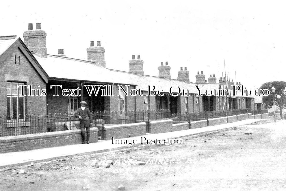 DU 1874 - Aged Miners Homes, Willington, Crook, County Durham c1913 ...