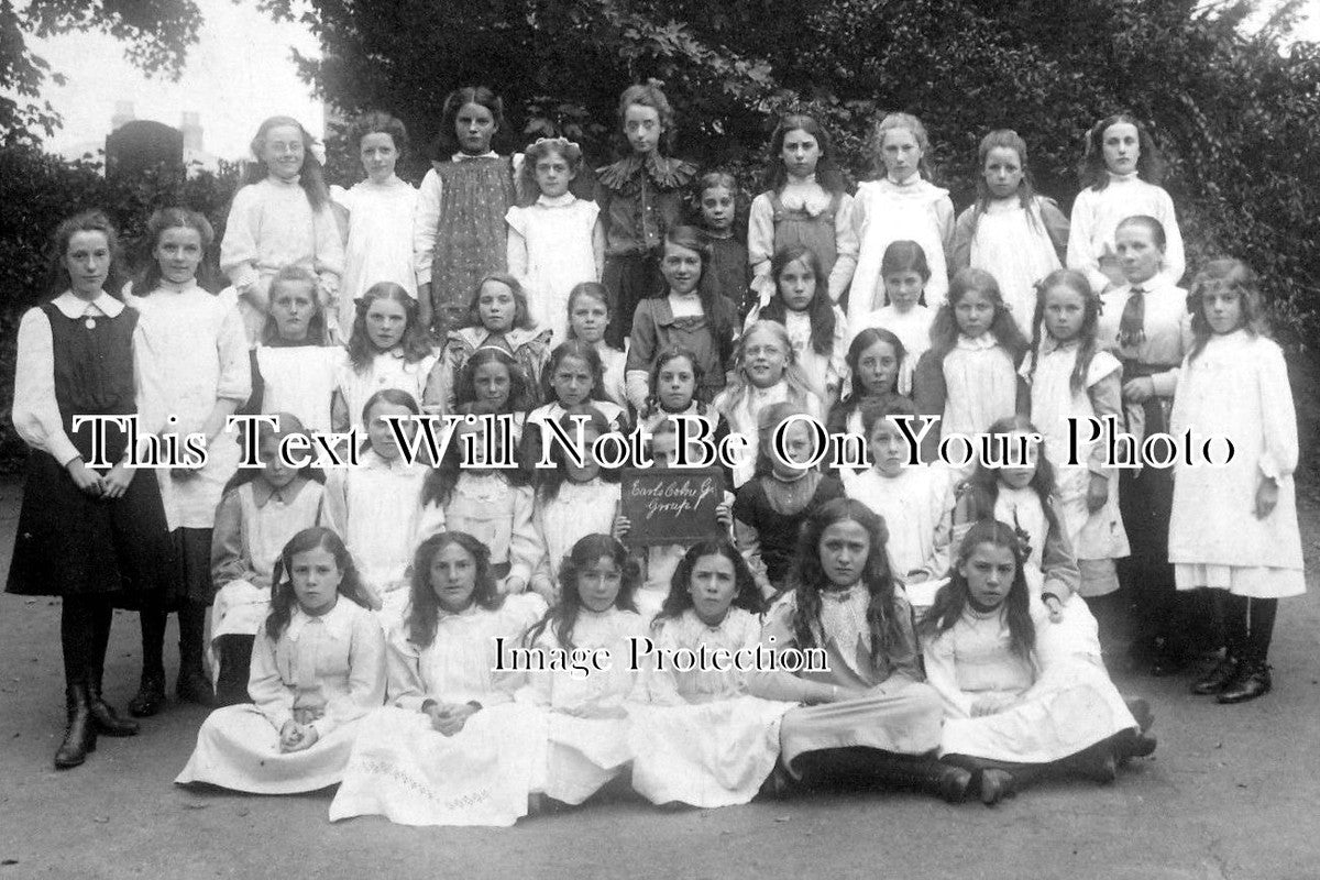 ES 100 - Earls Colne School Group, Essex – JB Archive