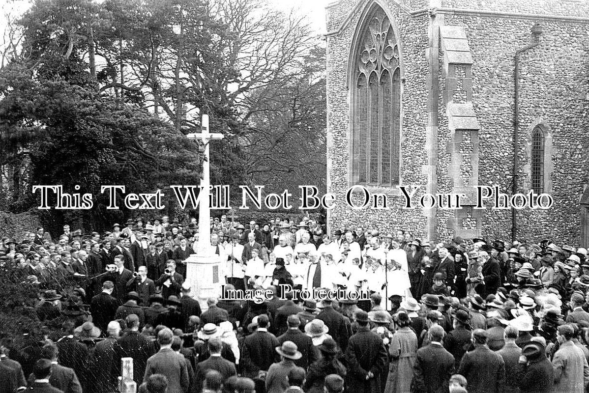 ES 3044 - Great Chesterford War Memorial Service, Essex – JB Archive