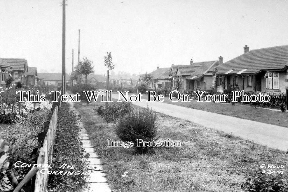 ES 327 - Central Avenue, Corringham, Essex – JB Archive