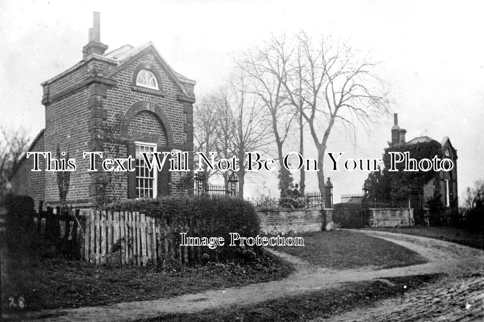 ES 3725 - New Hall Entrance, Boreham, Essex – JB Archive