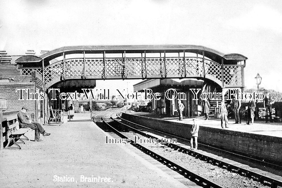 ES 5714 - Braintree Railway Station, Essex – JB Archive