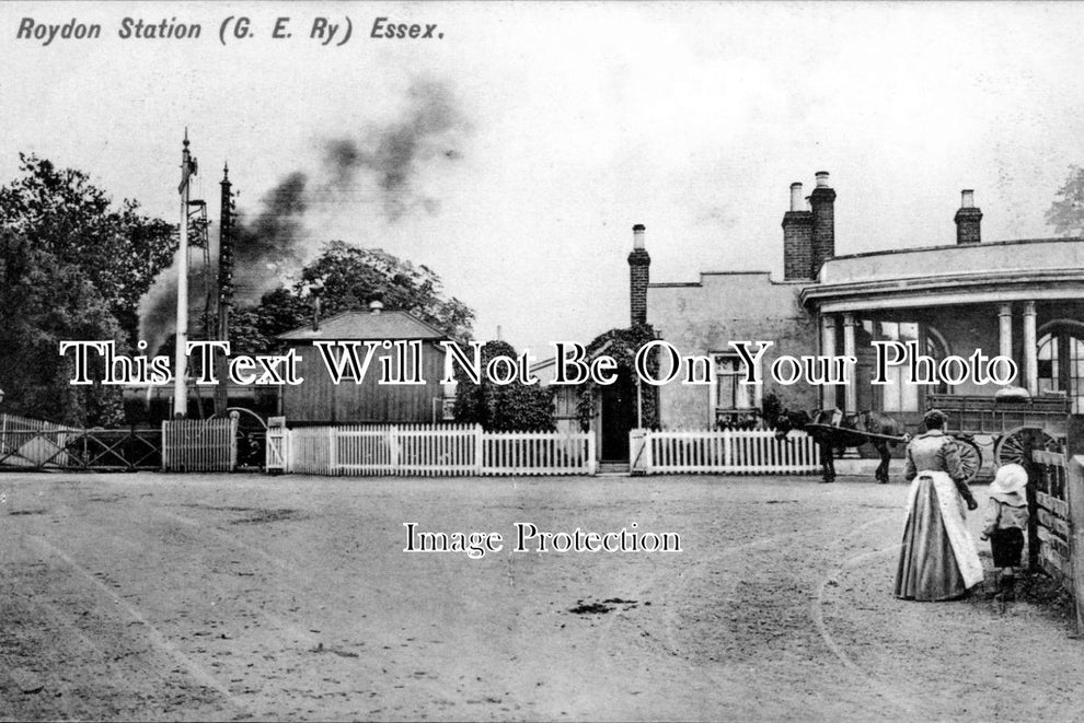 ES 642 - Roydon Railway Station, Essex – JB Archive