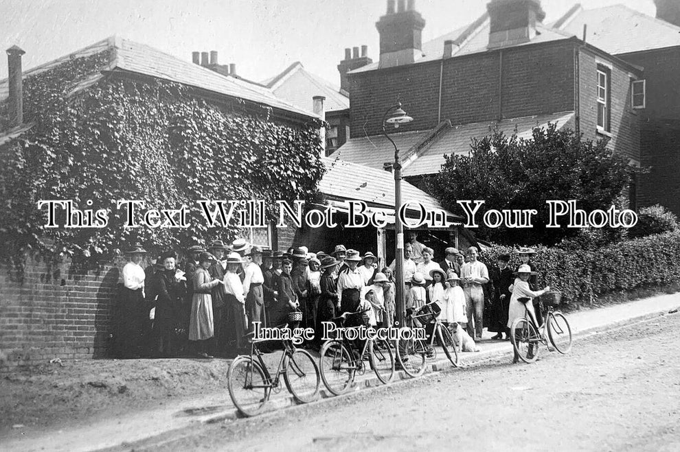HA 5711 - Bread Strike At Bitterne Park, Southampton, Hampshire – JB ...