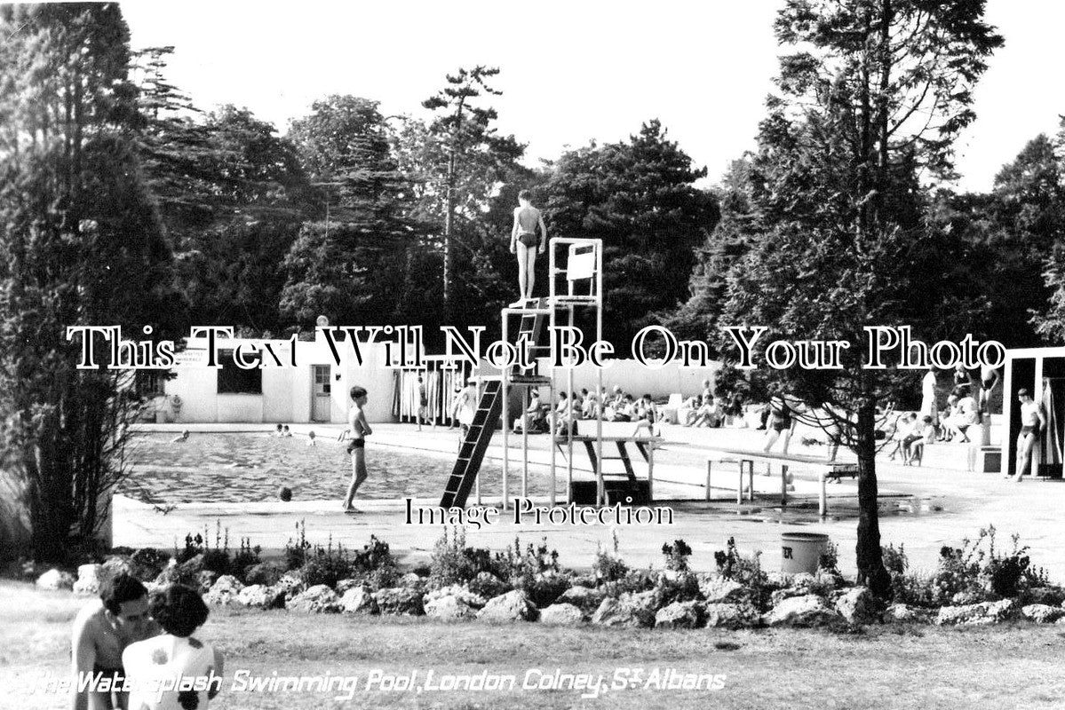 HF 1102 - The Water Splash Pool, London Colney, Hertfordshire – JB Archive