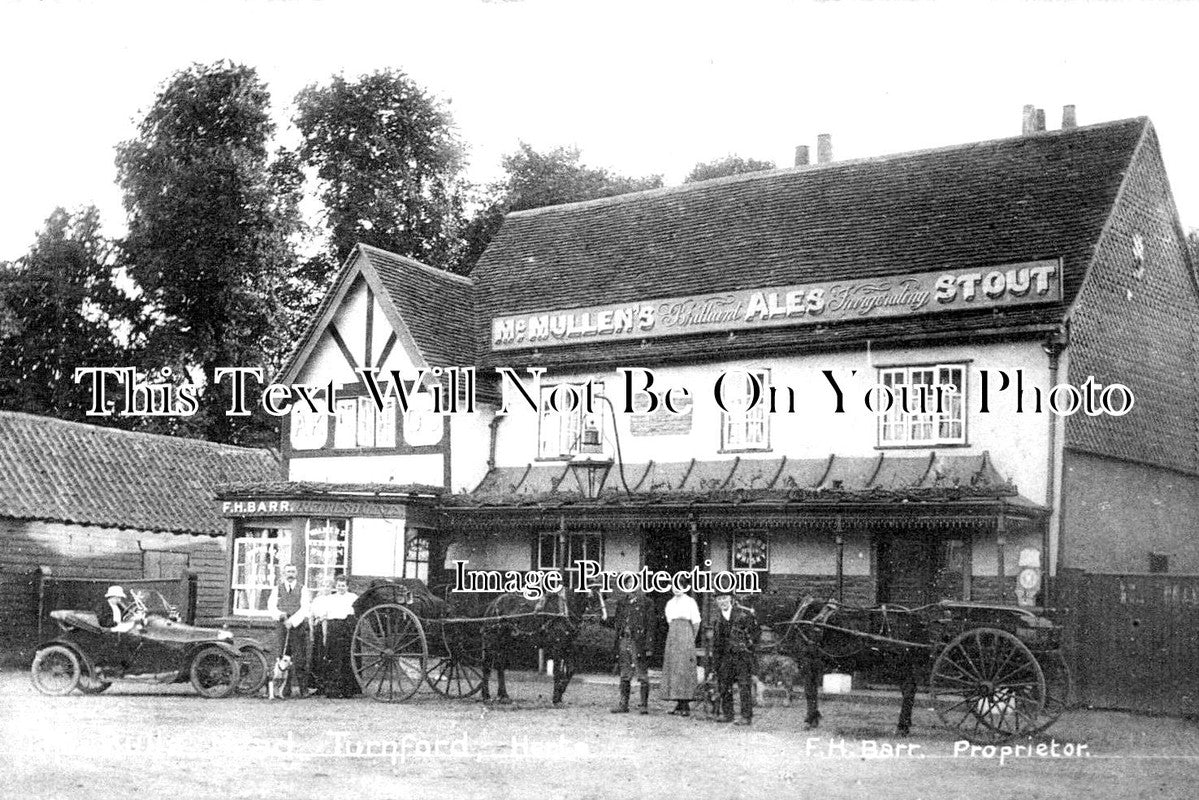 HF 2109 - The Bulls Head Pub, Turnford, Hertfordshire – JB Archive