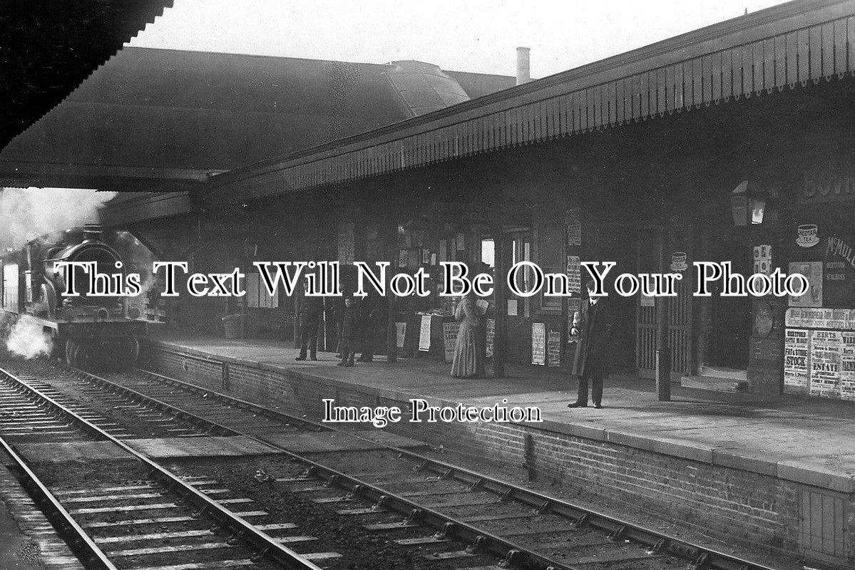 HF 220 - York Express Train, Broxbourne Railway Station, Hertfordshire ...