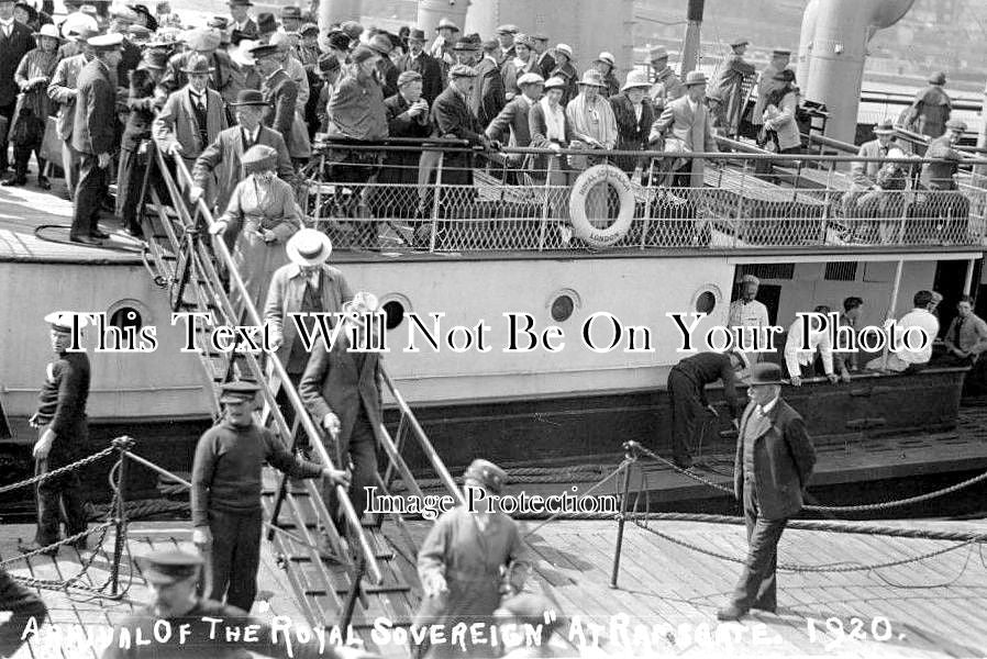 KE 1451 - Arrival Of Royal Sovereign Steamer Crew & Public At Ramsgate ...