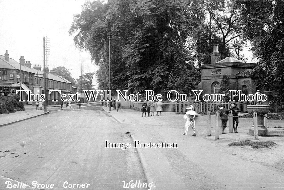 KE 2747 - Belle Grove Corner, Welling, Kent – JB Archive