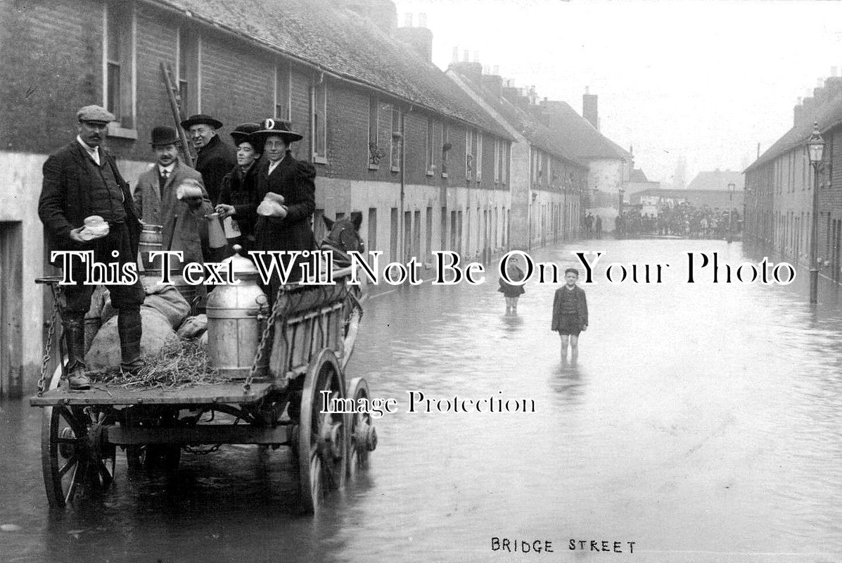 KE 6029 - Bridge Street Flood, Ashford, Kent – JB Archive