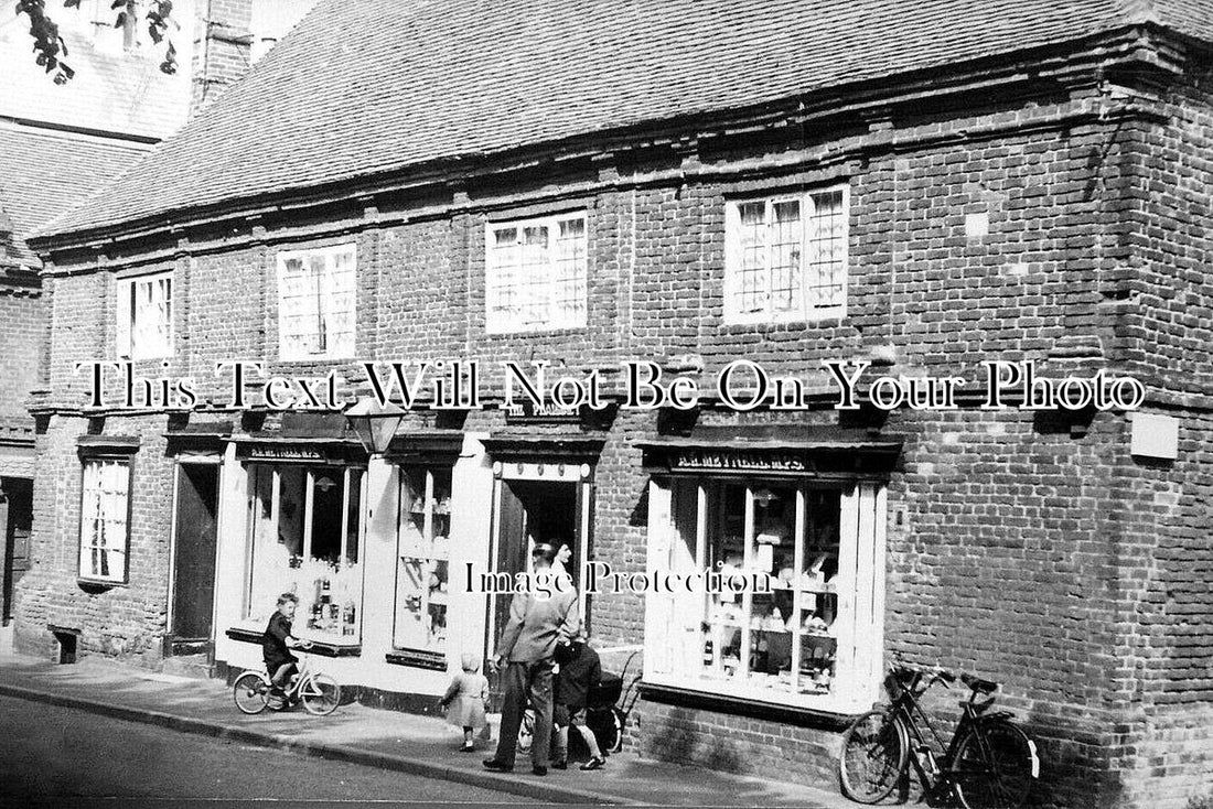 KE 6135 - Wingham Local Stores, Kent – JB Archive