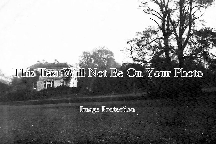 KE 635 - Wombwell Hall & Park, Gravesend, Kent – JB Archive