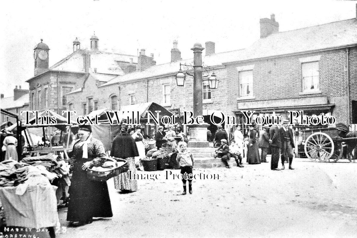 LA 4678 - Market Day At Garstang, Lancashire – JB Archive