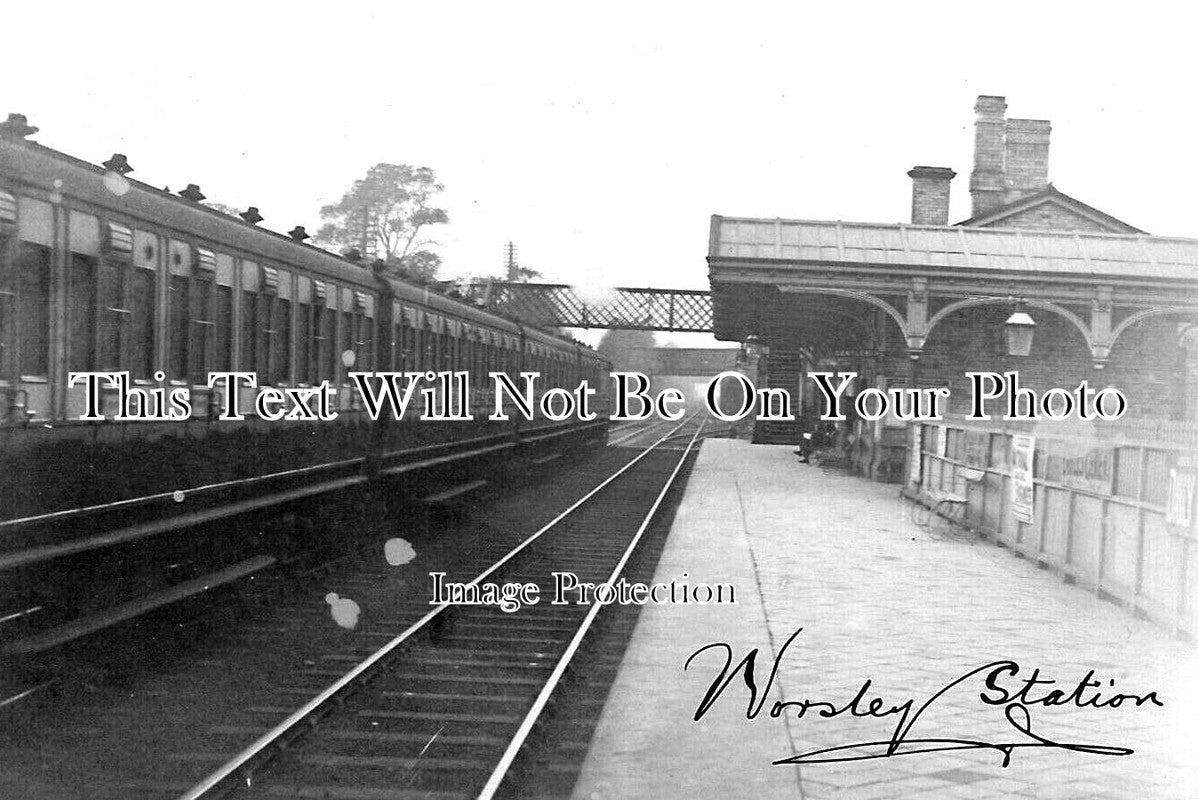 LA 5459 - Worsley Railway Station, Lancashire – JB Archive