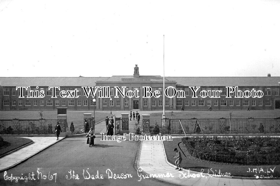 LA 5847 - The Wade Deacon Grammar School, Widnes, Lancashire – JB Archive