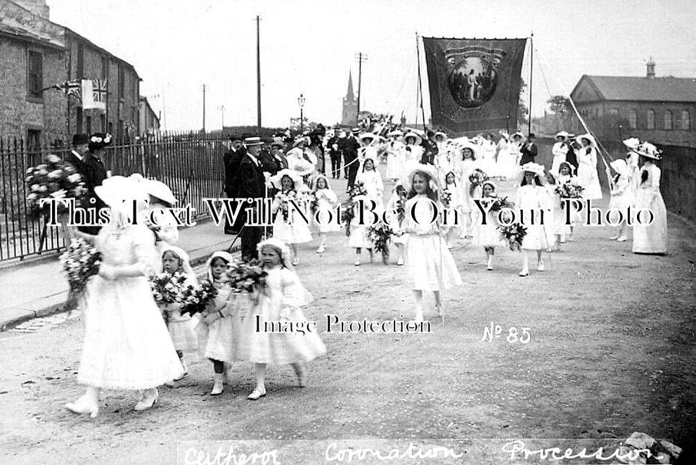 LA 6904 - Clitheroe Coronation Procession, Lancashire – JB Archive