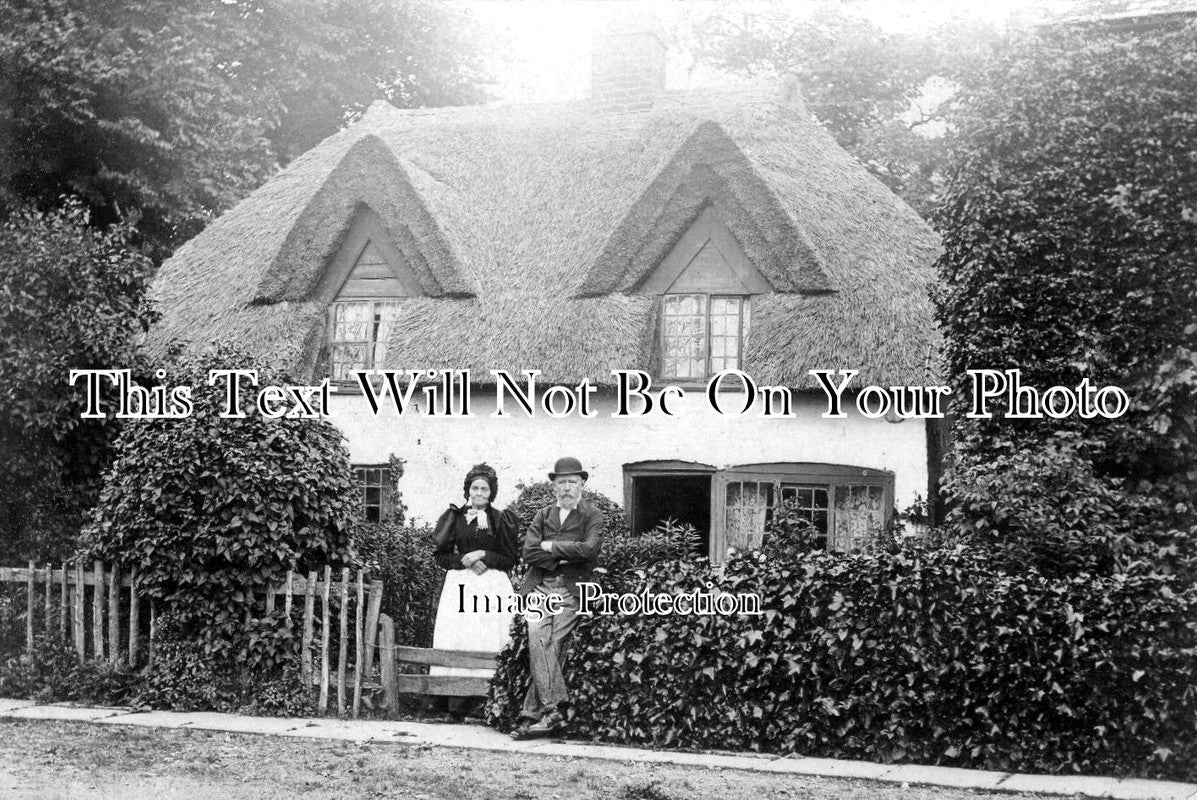 LI 1375 - Thatched Cottage, Friskney, Lincolnshire c1906 – JB Archive