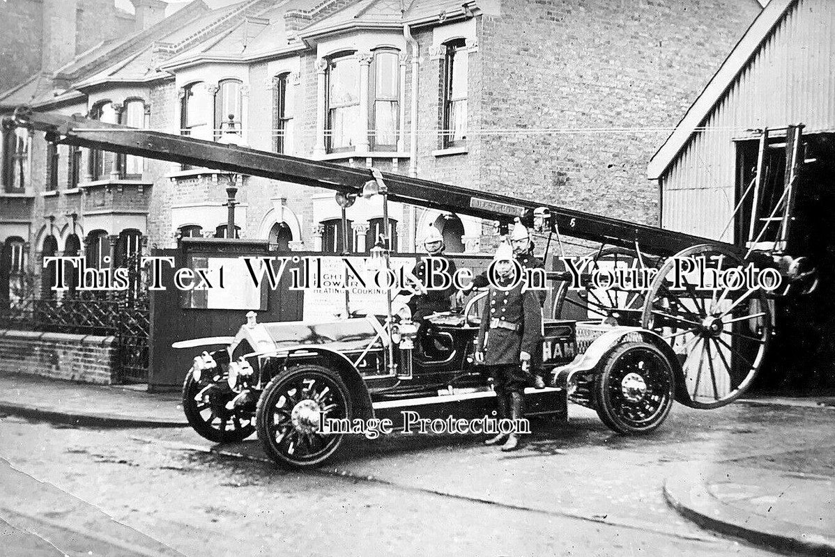 LO 4216 - West Ham Fire Brigade Engine, London – JB Archive