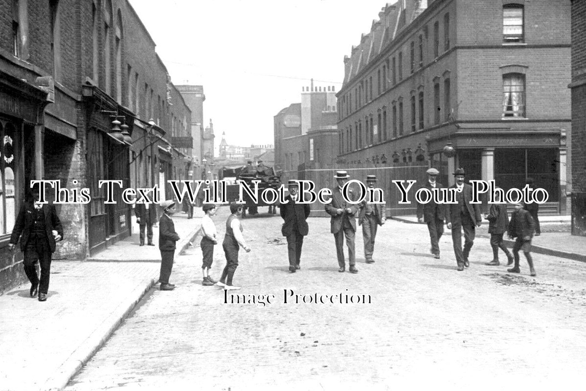 LO 5903 - Sidney Street, Stepney, London – JB Archive