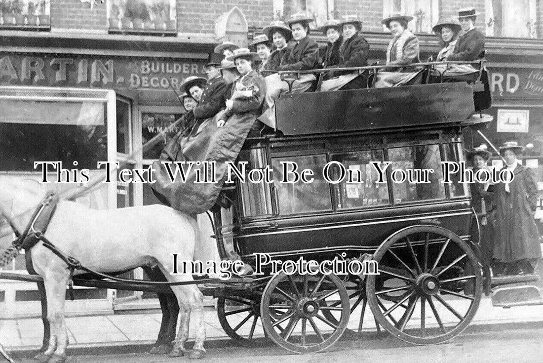 LO 6093 - Horse Drawn Charabanc Carriage, Broadway, London – JB Archive