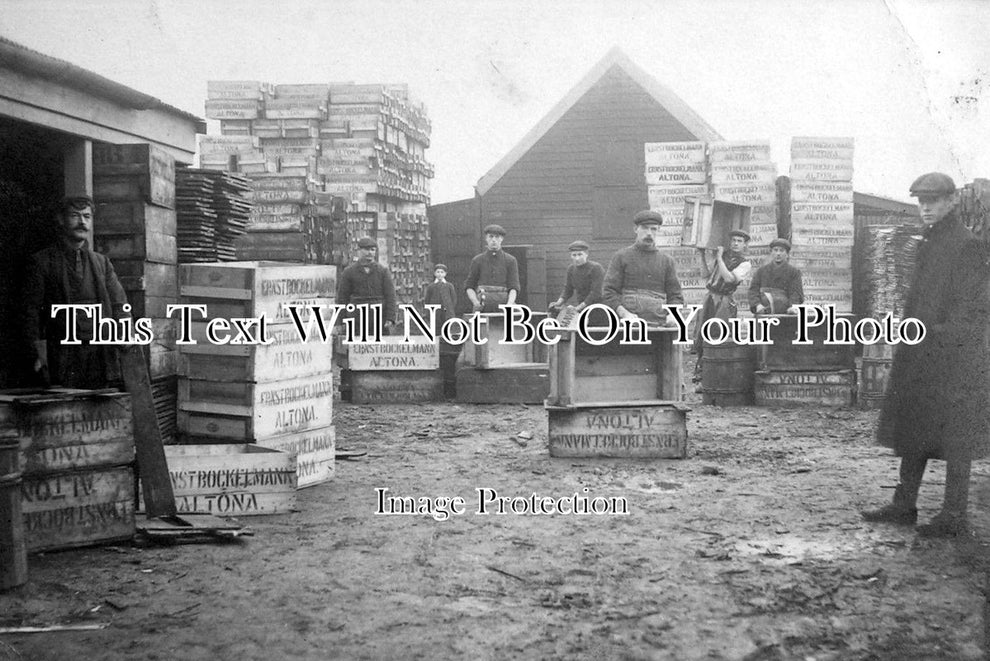 LO 750 - Making Fish Boxes, Lowestoft, Suffolk c1905 – JB Archive