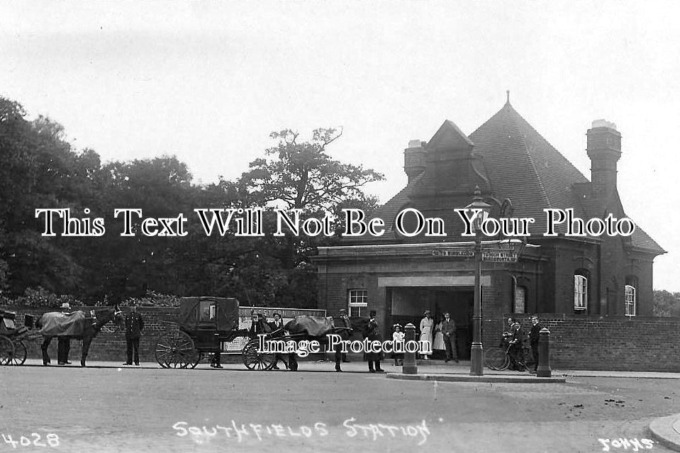 LO 851 - Southfields Railway Station, Wandsworth, London – JB Archive