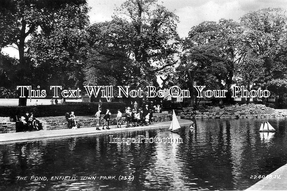 MI 111 - The Pond, Town Park, Enfield, Middlesex – JB Archive