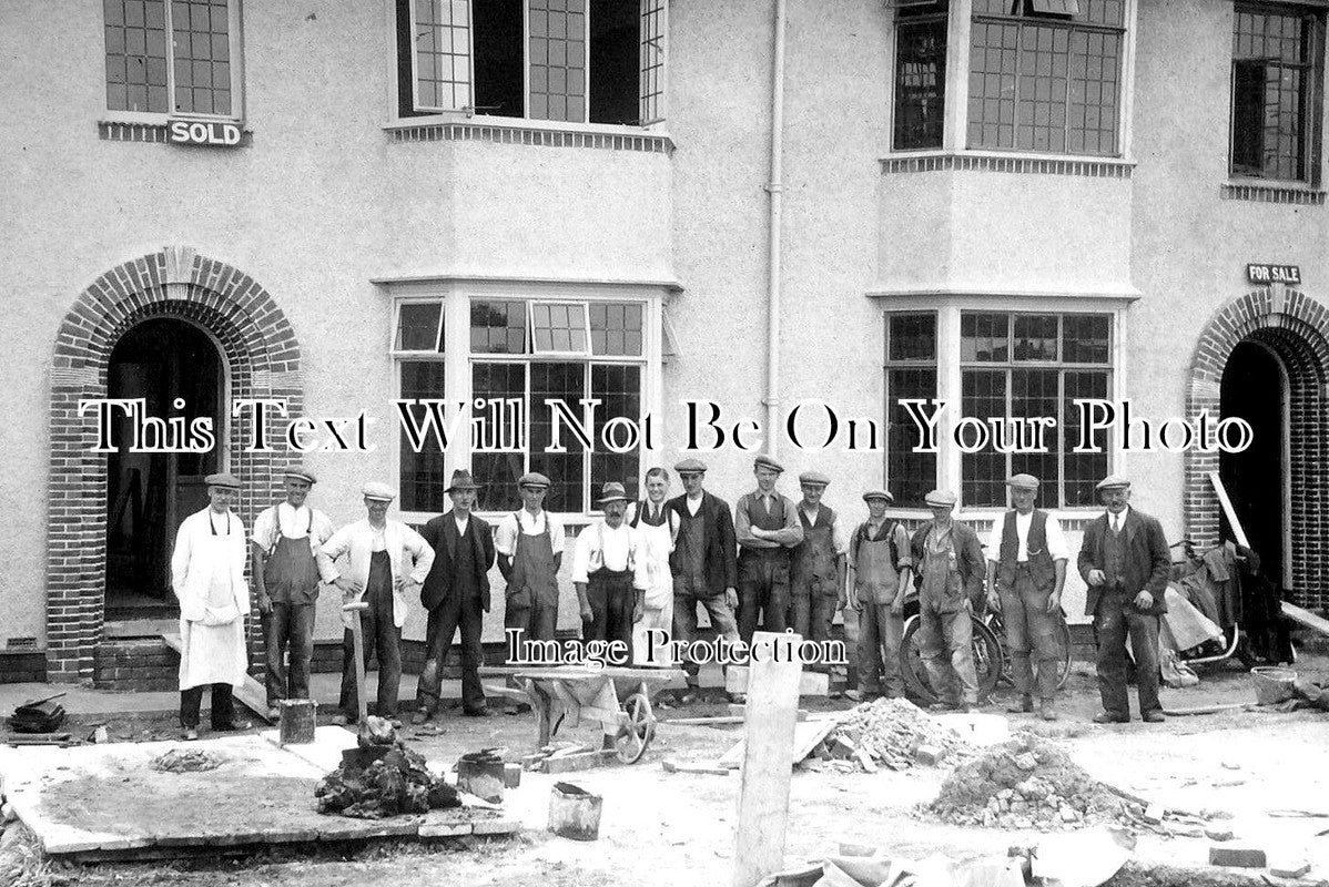 MI 1755 - Workmen On Northwood Building Site, Middlesex – JB Archive