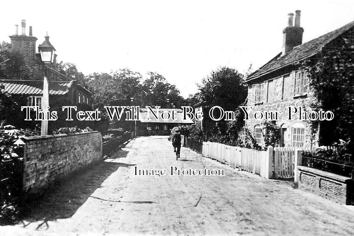NF 2393 - The Street, Lenwade, Norfolk c1917 – JB Archive