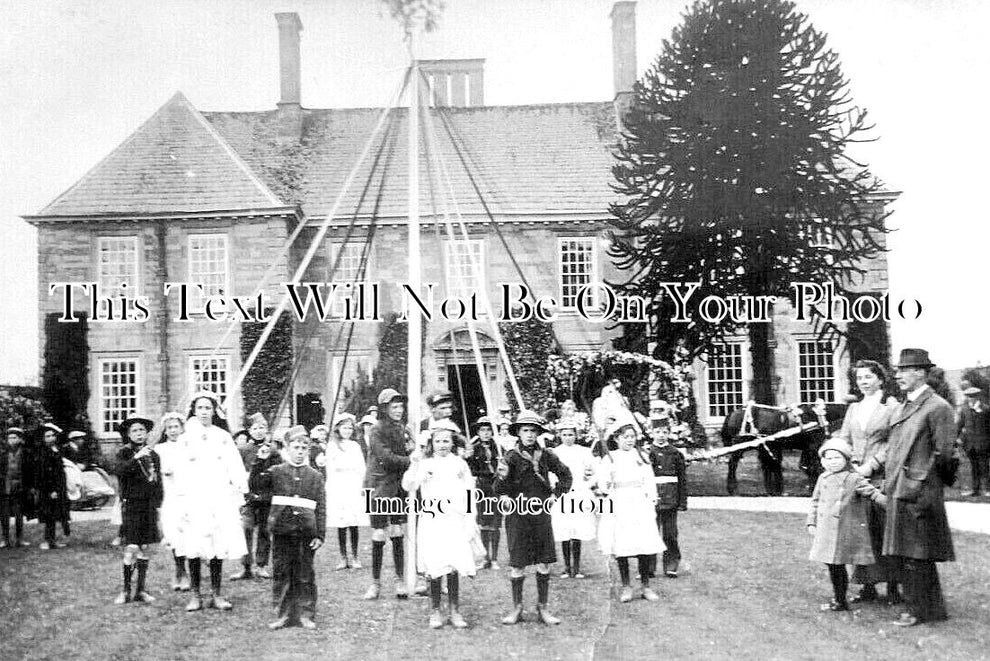 NH 2069 - Maypole Dancers, Grendon Hall, Northamptonshire 1914 – JB Archive
