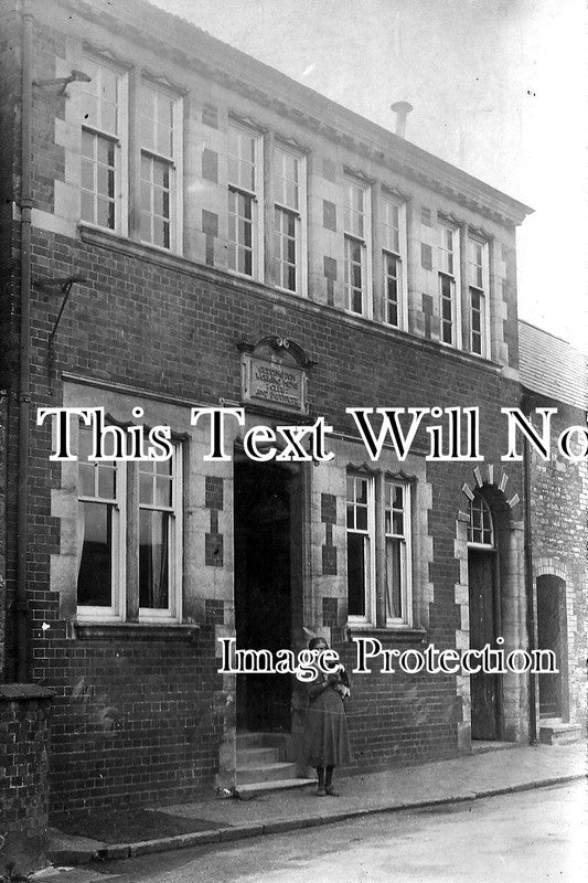 NH 63 - Working Mans Club, Geddington, Northamptonshire – JB Archive