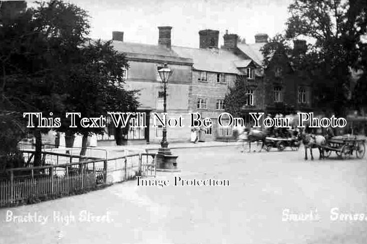 NH 71 - High Street, Brackley, Northamptonshire c1910 – JB Archive