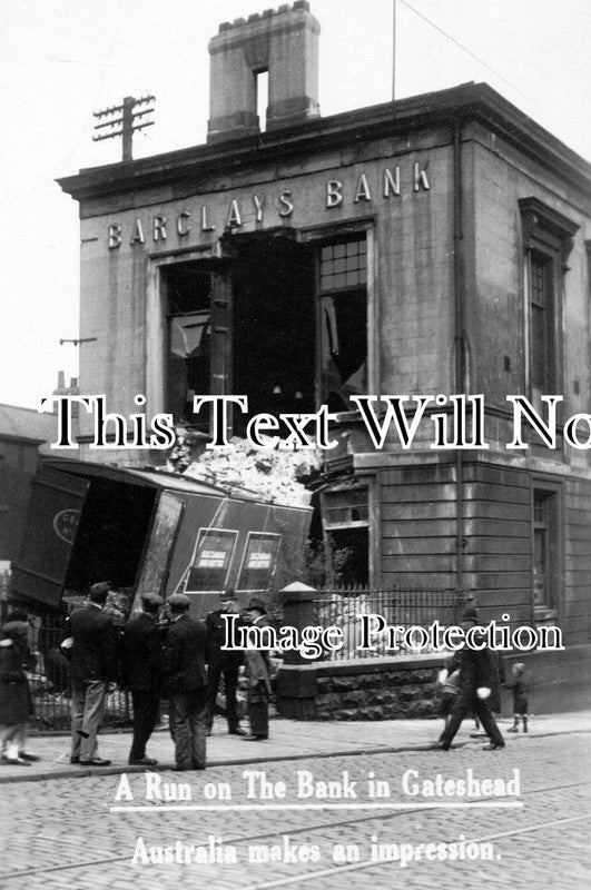 NO 124 - A Run On The Bank In Gateshead, Northumberland – JB Archive