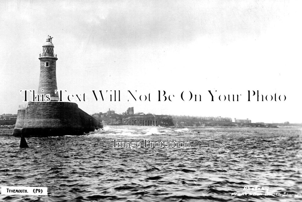 NO 2458 - Tynemouth Harbour Lighthouse, Northumberland – JB Archive
