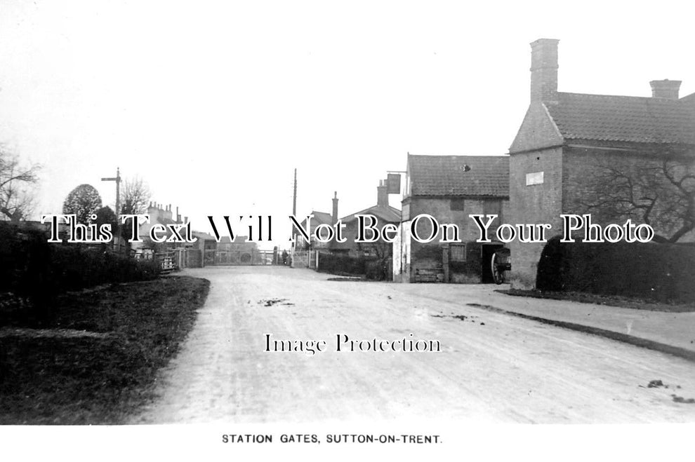 NT 721 - Railway Station Gates, Sutton On Trent, Nottinghamshire c1910 ...