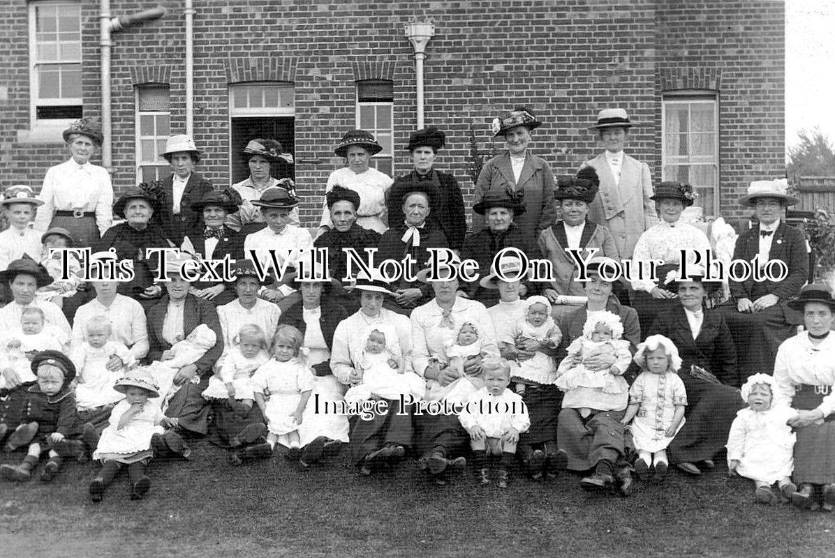 OX 1778 - Mother & Baby Group, Headington, Oxfordshire – JB Archive