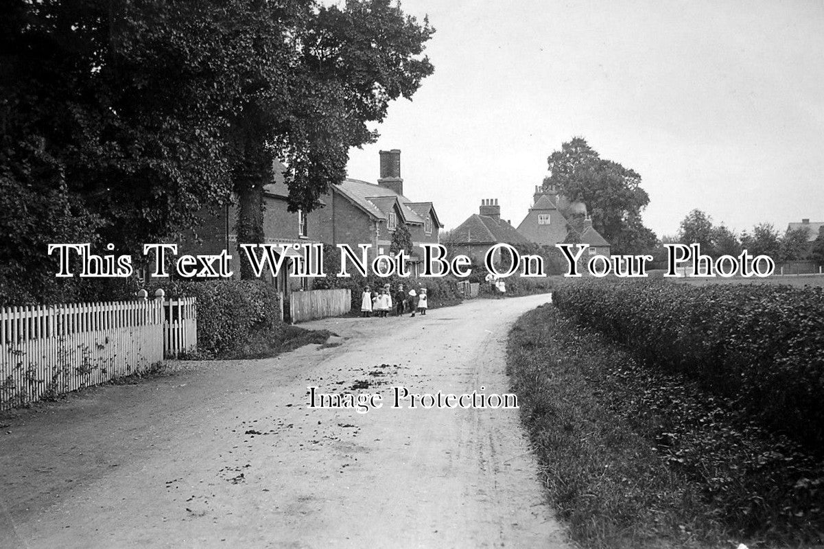 OX 186A - Lower Shiplake Village, Oxfordshire – JB Archive