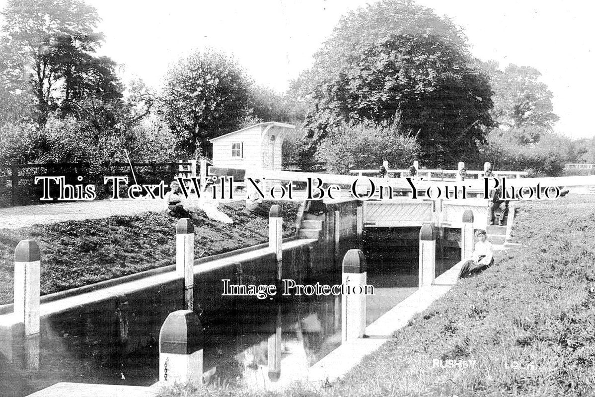 OX 663 - Rushey Lock, Oxfordshire – JB Archive